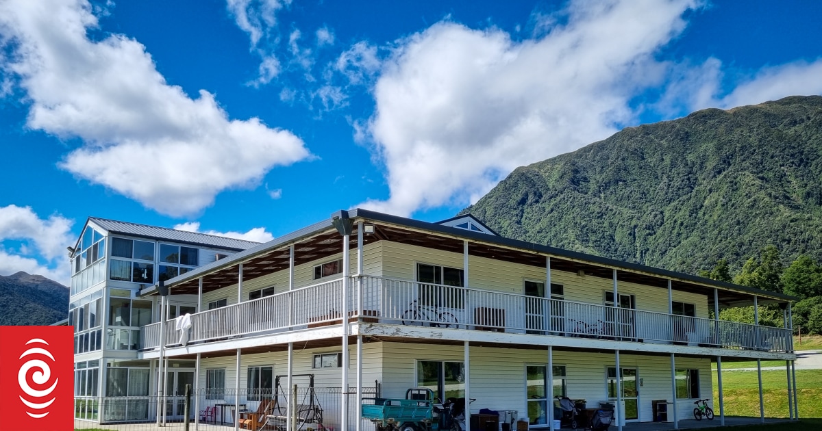 Gloriavale students made to 'put on a good show' for ERO inspectors | RNZ