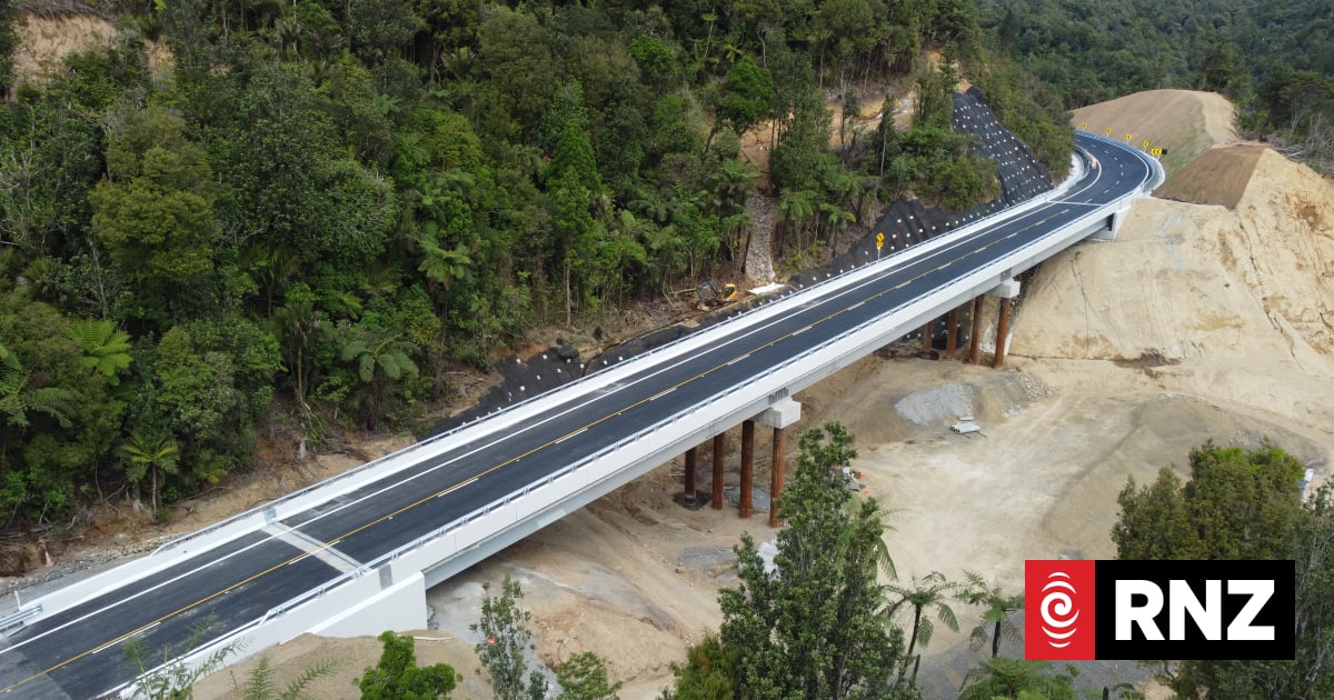 Stage Highway 25A Taparahi bridge in Coromandel opens | RNZ