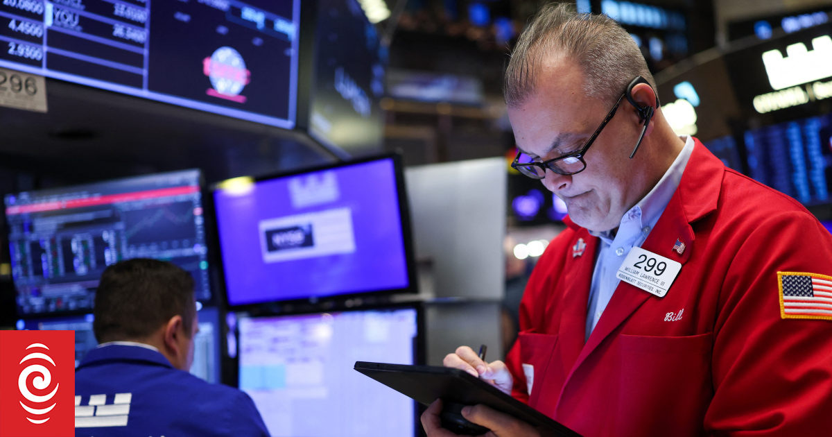 Trump tariffs hammer global stocks, dollar and oil | RNZ News