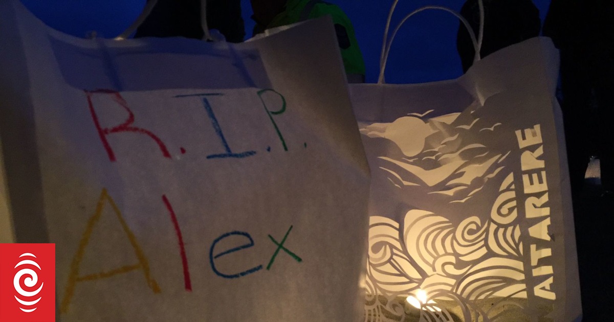 Family and friends to farewell Alex | RNZ News