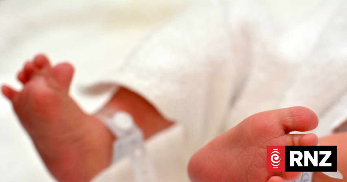 Mother blames Middlemore staff for fracturing baby's arm | RNZ