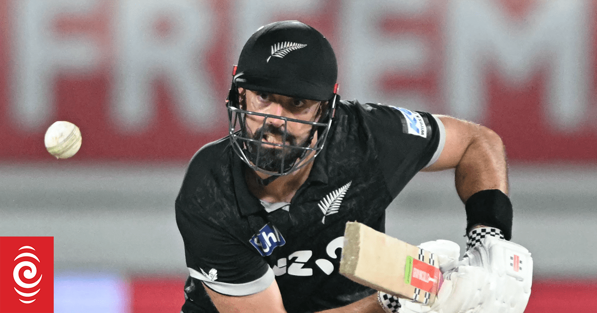 Red-hot Black Cap Daryl Mitchell scales new heights | RNZ News