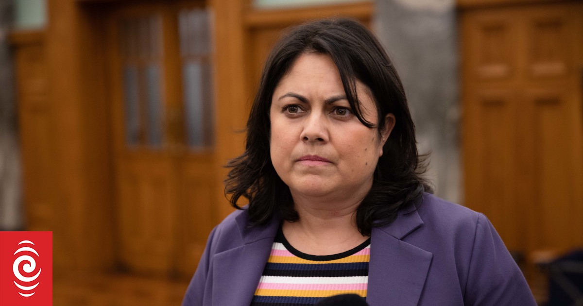 Health Minister orders advert featuring her to be taken down | RNZ News