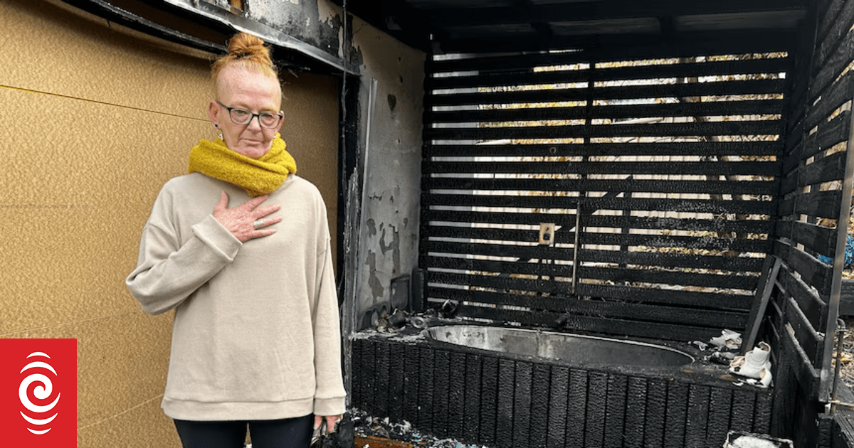 Laptop left charging on bed causes house fire in Bendigo | RNZ News