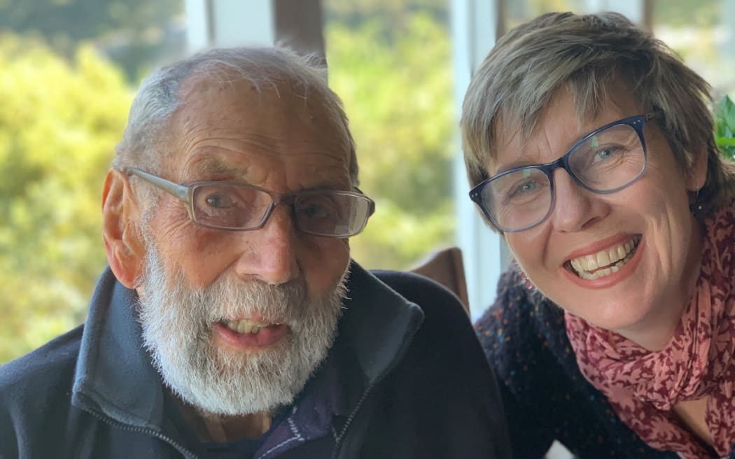 Photographer Peter Bush dies aged 93 | RNZ News