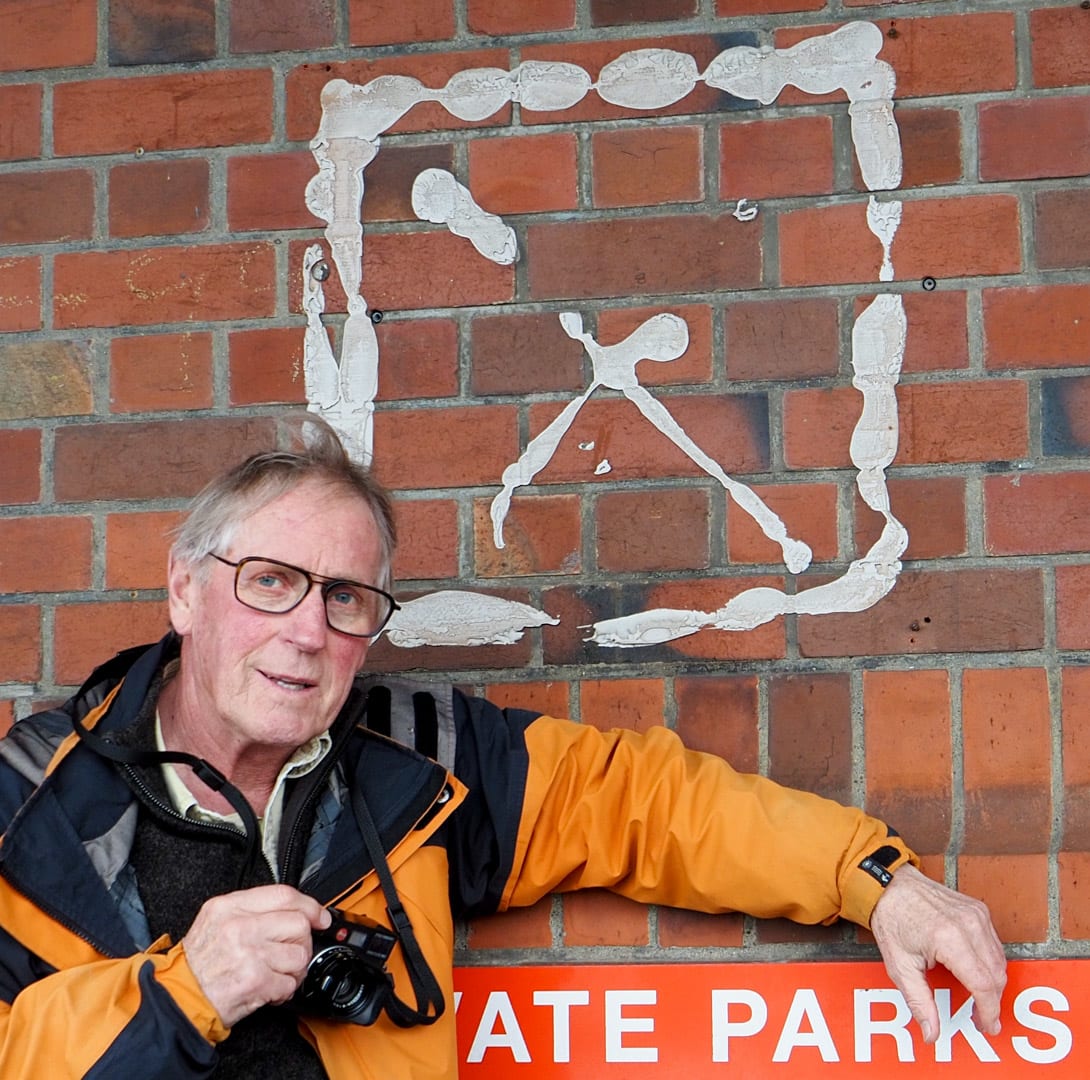 Alan Knowles' photos go where others fear to snap! | RNZ