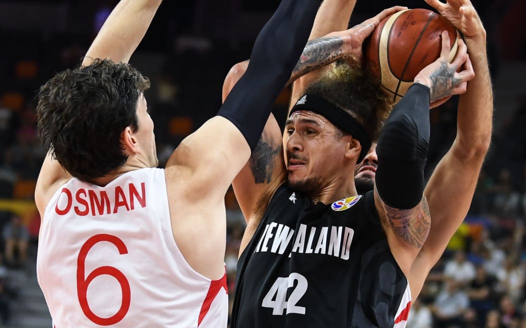 Big contracts lure New Zealand basketballers to Asia | RNZ News