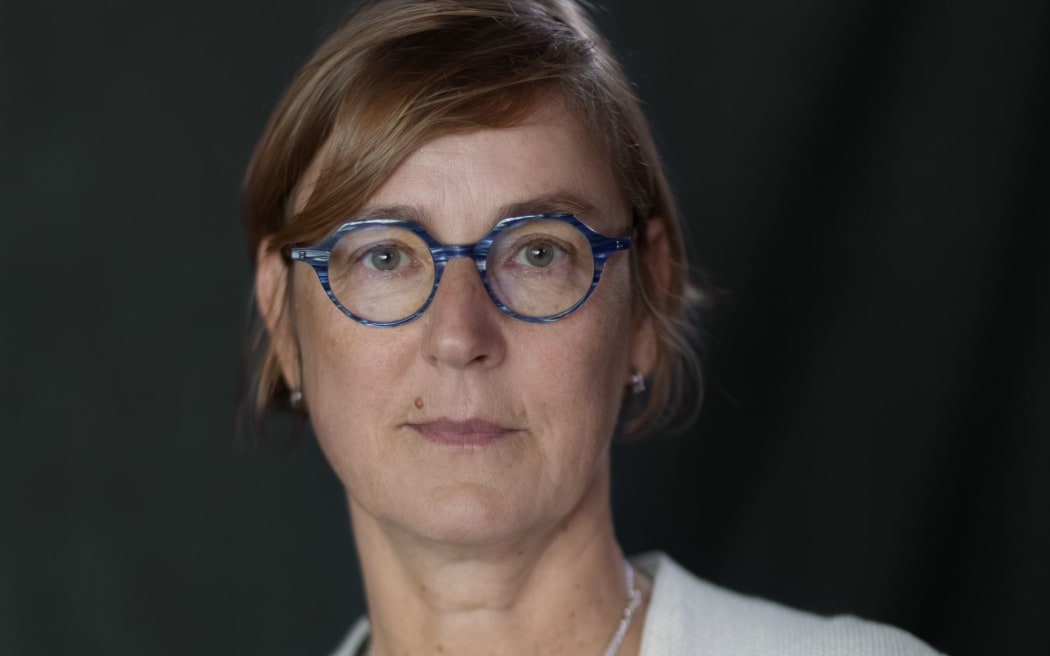 From paper to platform - media's online dependence | RNZ