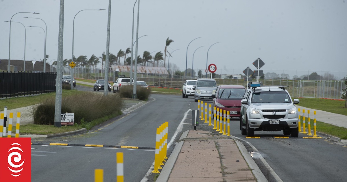 “Aggressive” speed bumps upset Pāpāmoa residents | RNZ News
