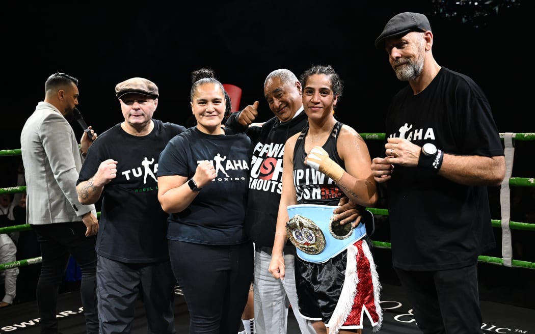 Boxing: Lani Daniels crowned world heavyweight champion | RNZ News