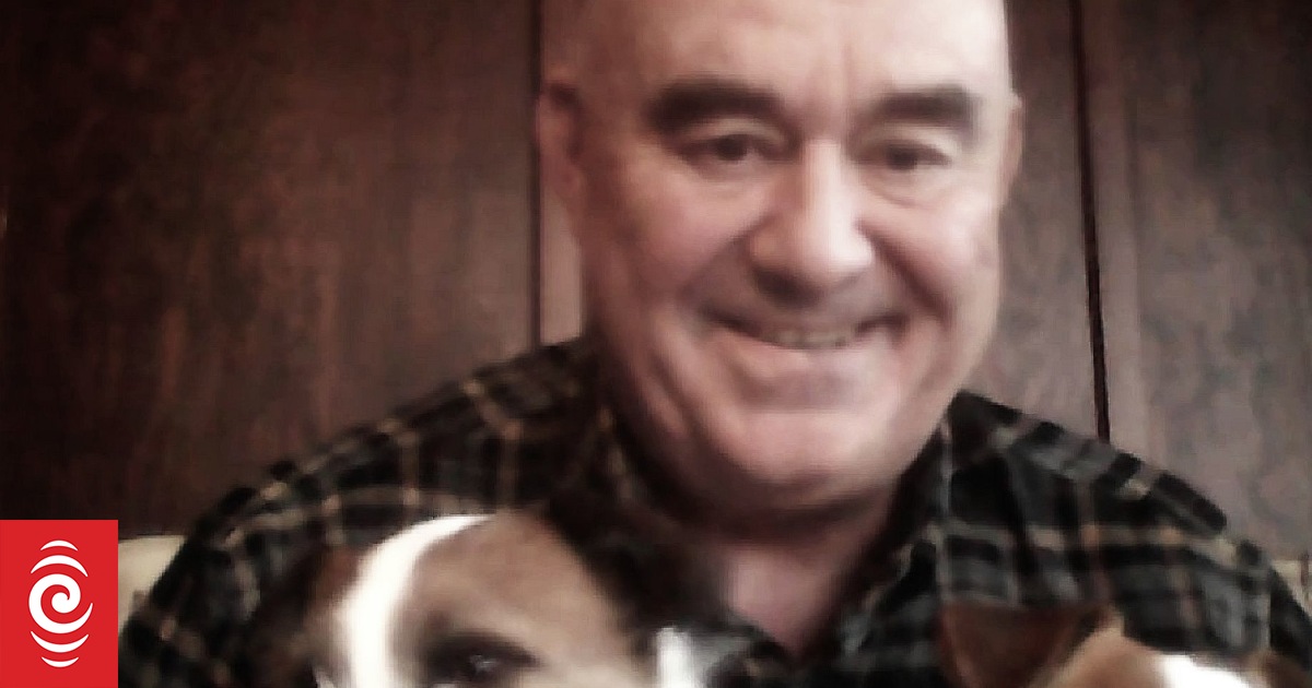 Christchurch fur dad campaigns to allow dogs on buses | RNZ