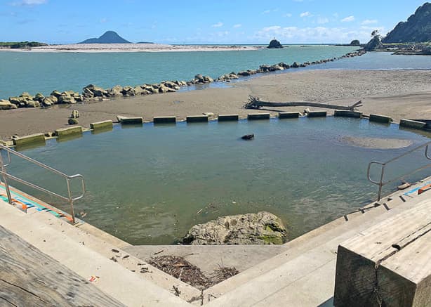 Dirty tidal pool 'dangerous for children' - scientist | RNZ
