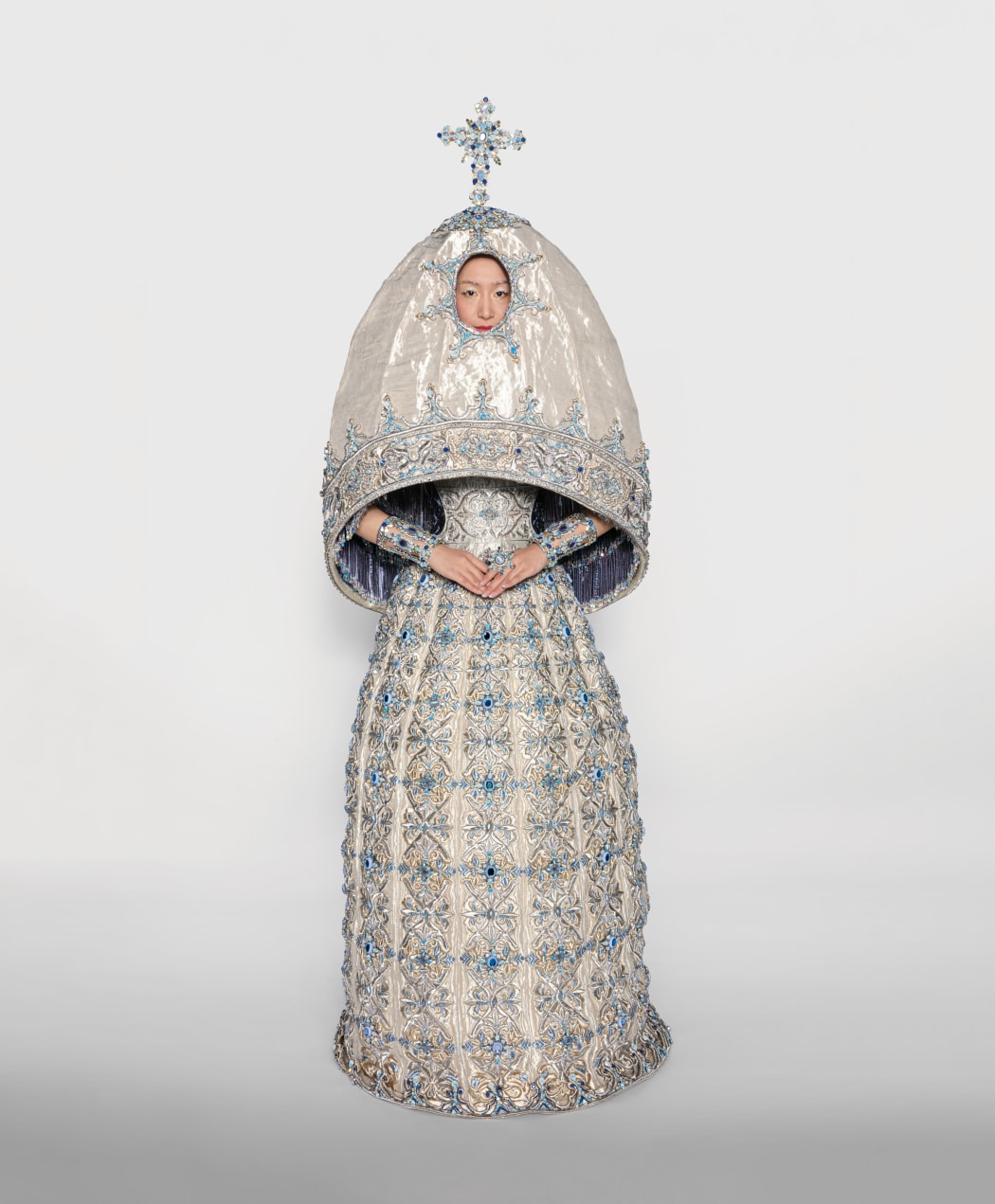 Renowned Chinese haute couture designer Guo Pei in Aotearoa | RNZ