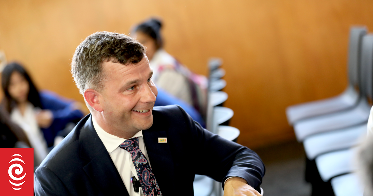 State schools applying to become charter schools | RNZ News