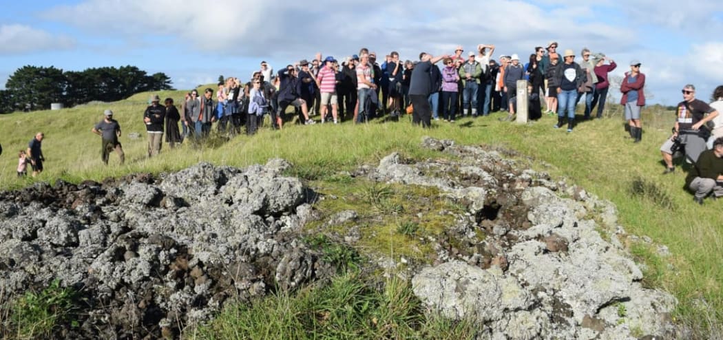 Unearthing the history of Ihumātao, where the land tells stories | RNZ News