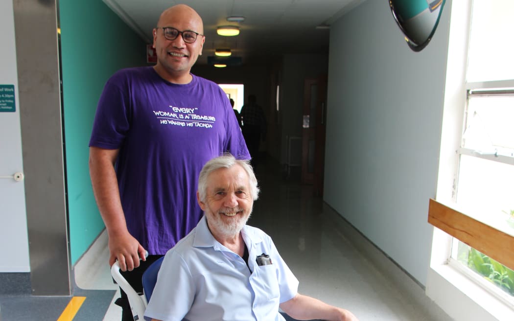 Taranaki orderly clocks up 48 years on the wards | RNZ News