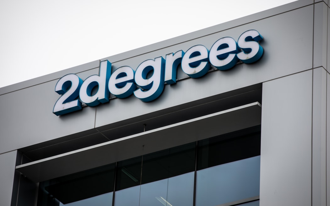 2degrees says 100% mobile coverage possible in 2 to 3 years | RNZ News