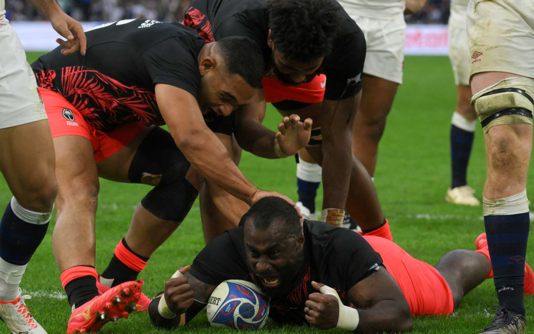 Close but England sends Fiji out of the Rugby World Cup | RNZ News