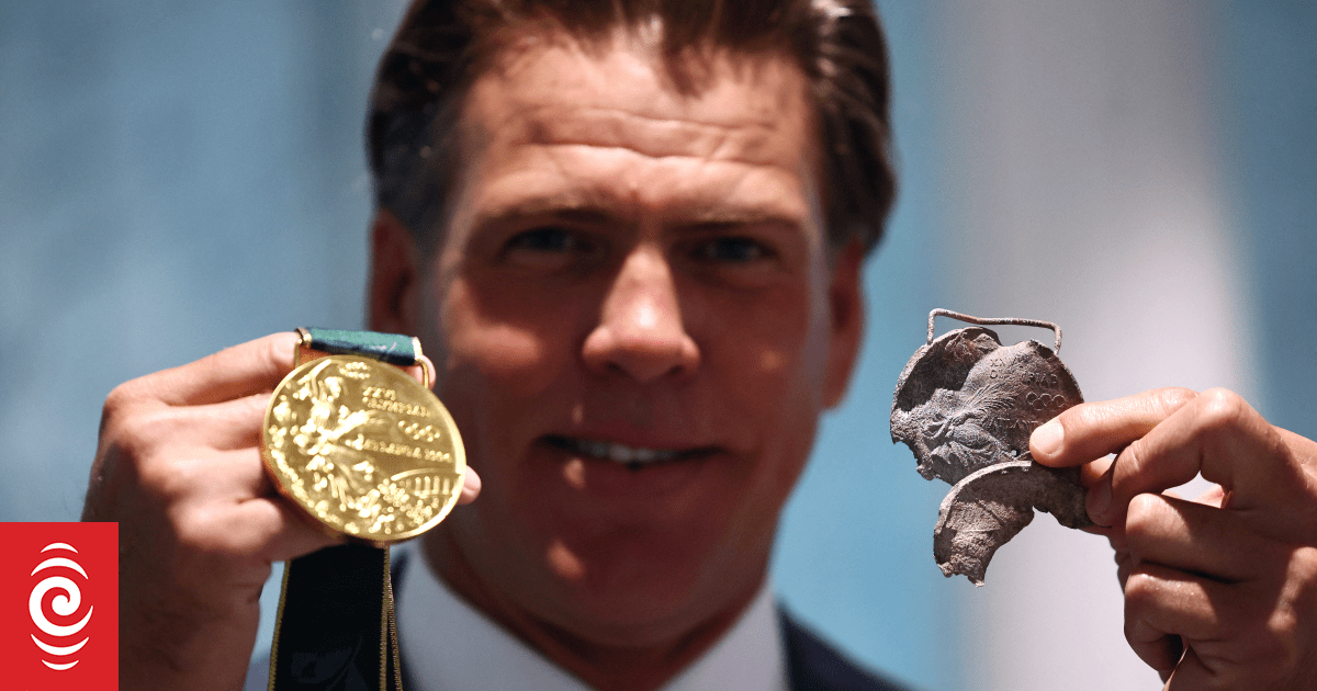 Olympic champion Gary Hall Jr. receives replicas of 10 medals lost in ...
