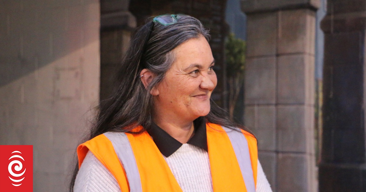 Debbie Munroe's waka of care | RNZ