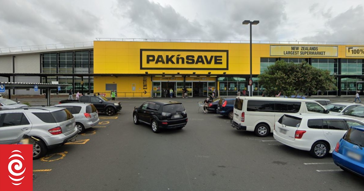 Ratted out: Mouse found at Auckland Pak'n Save | RNZ News