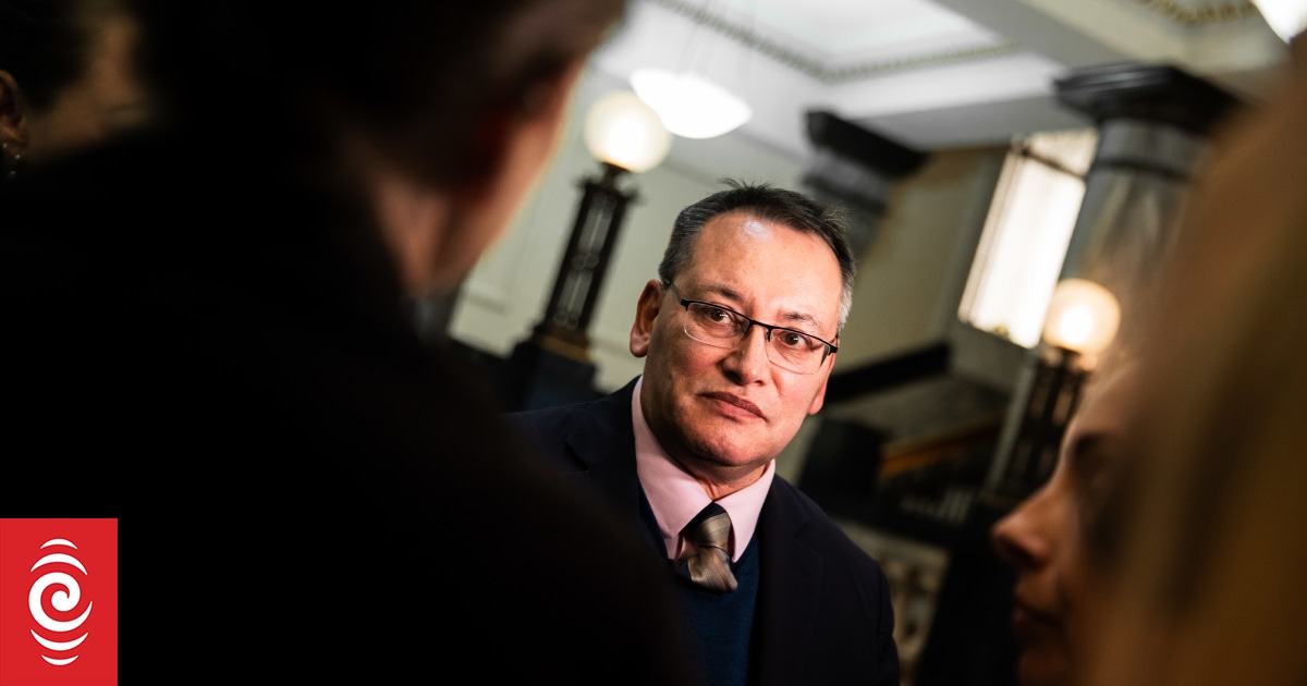 Cabinet to consider Pharmac boost for promised cancer drugs | RNZ News