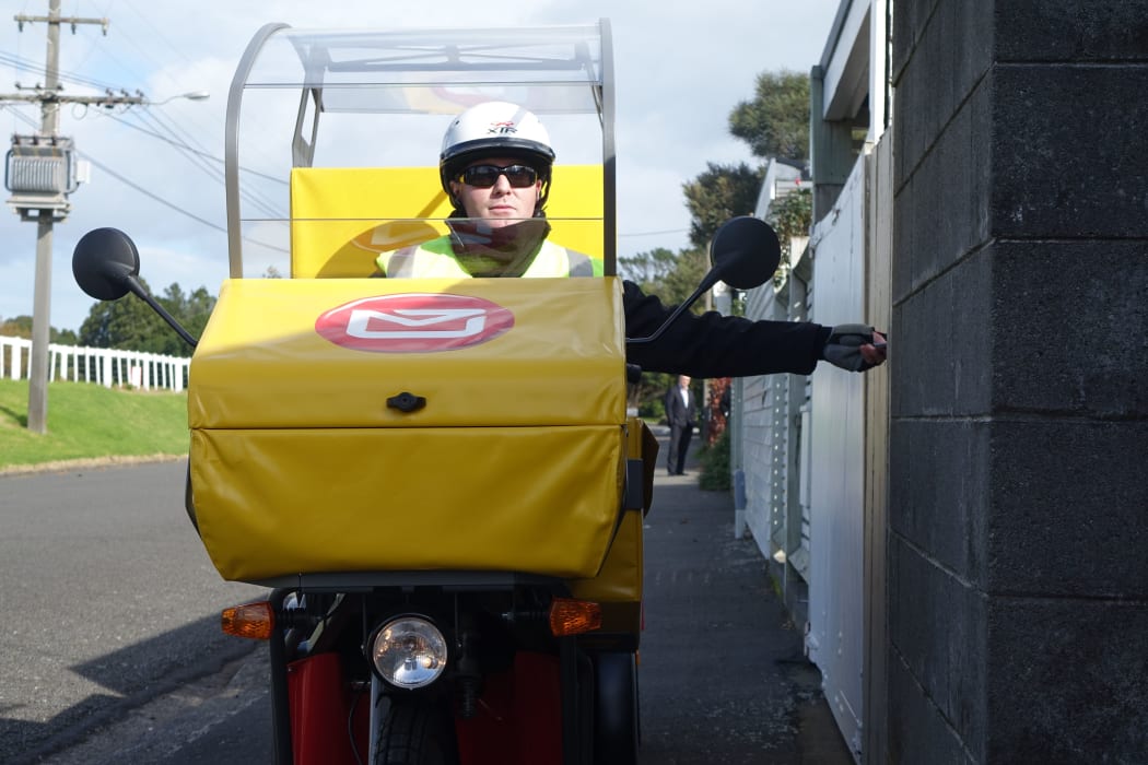 Electric delivery vehicles for NZ Post | RNZ News
