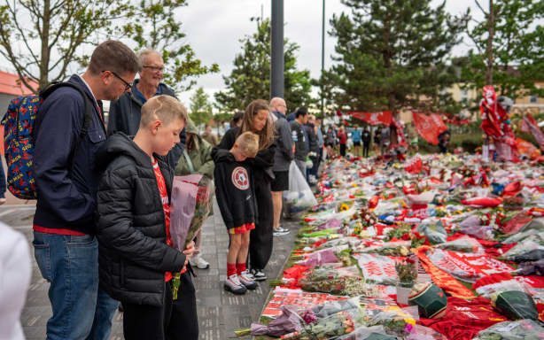 Liverpool's Jota mourned by family and local people at hometown wake | RNZ