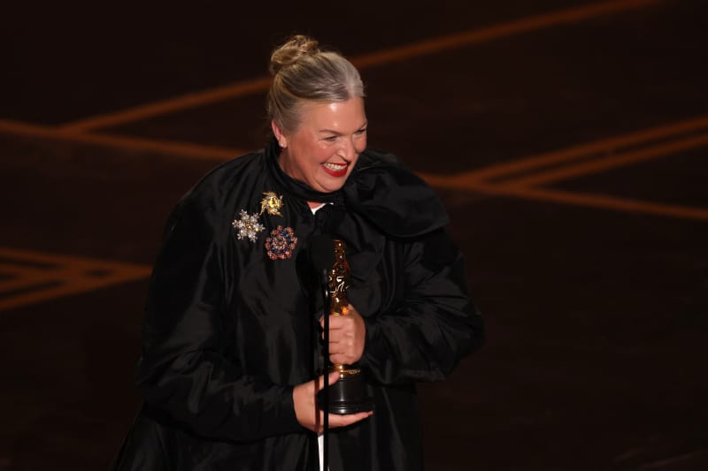 New Zealand costume designer Kate Hawley adds Oscar to trophy case | RNZ