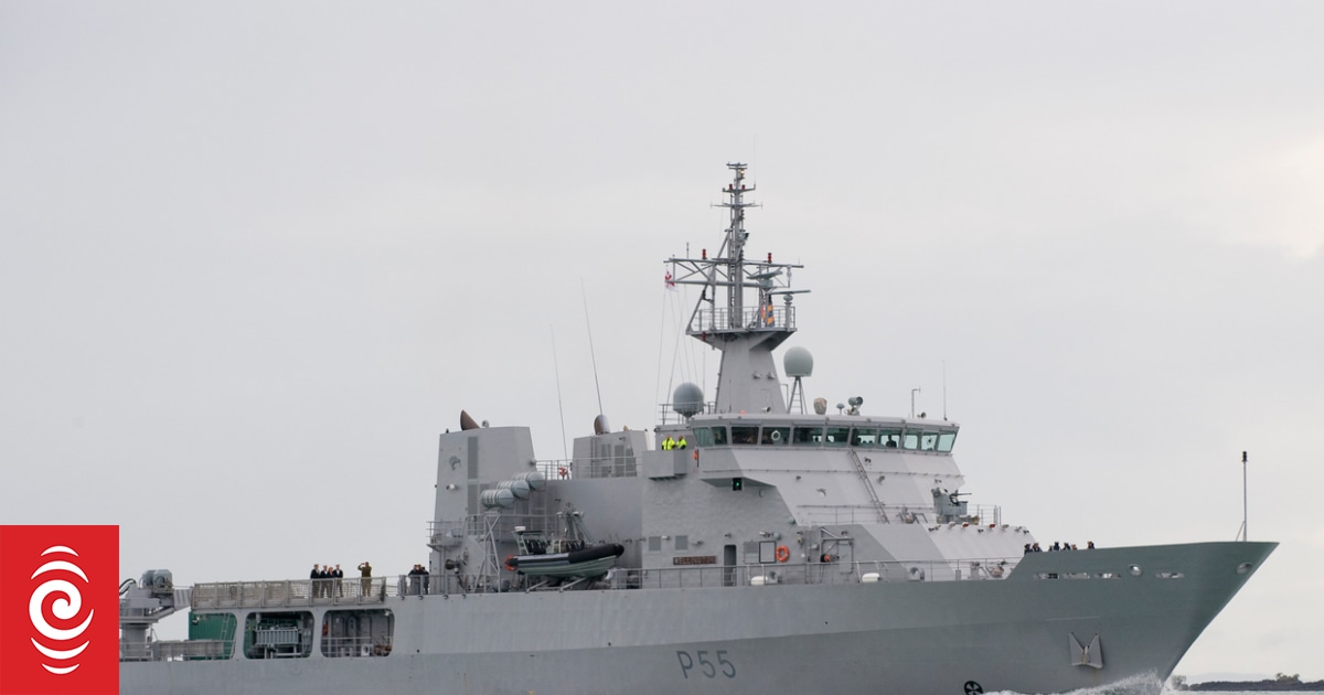 Navy ship to deliver vaccines to the Pacific | RNZ