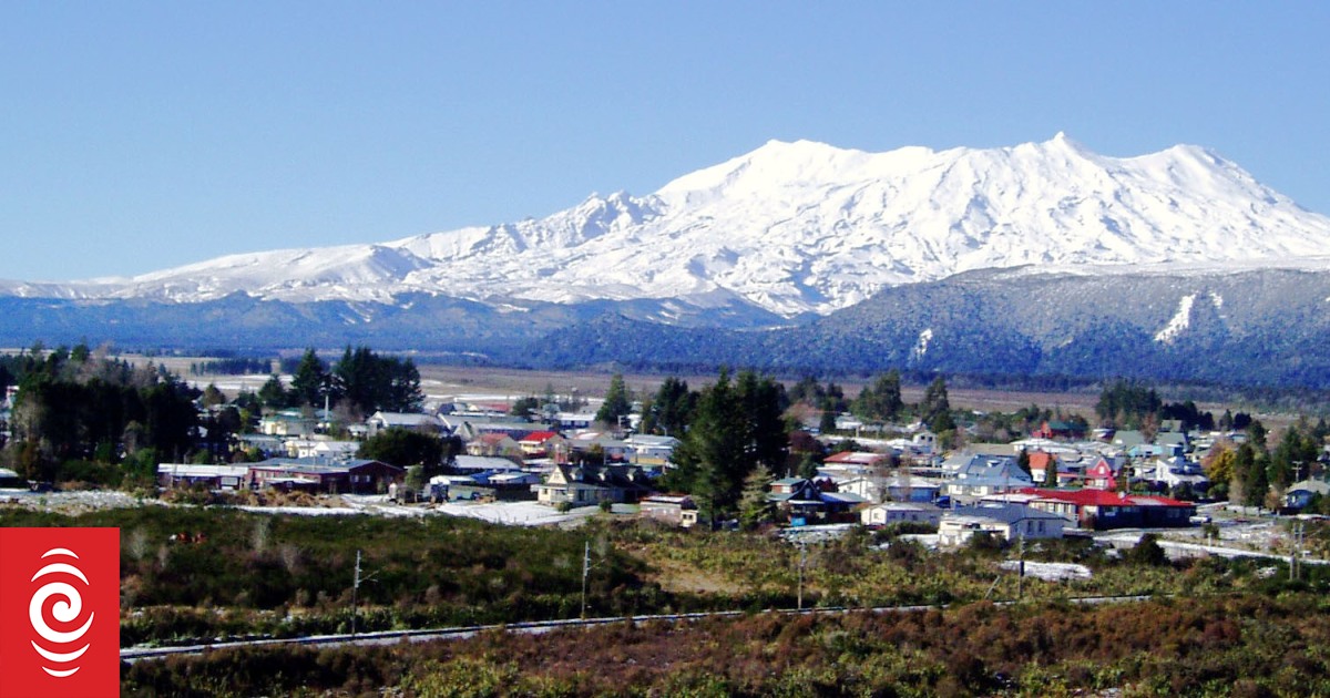 Iwi bid to rename National Park village splits community | RNZ News