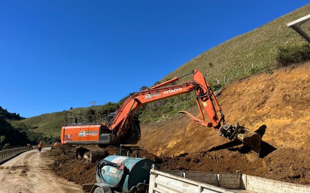 Calls for NZTA boss to front up over SH3 closures | RNZ