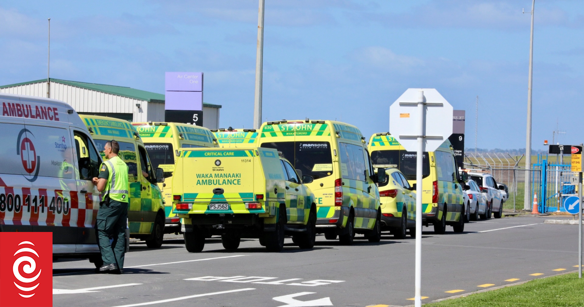 Fire reported on Qantas flight before landing at Auckland Airport | RNZ ...