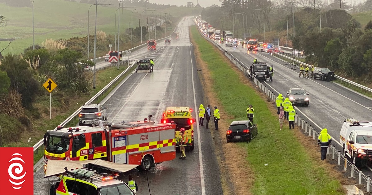 One dead after crash on Waikato Expressway | RNZ News