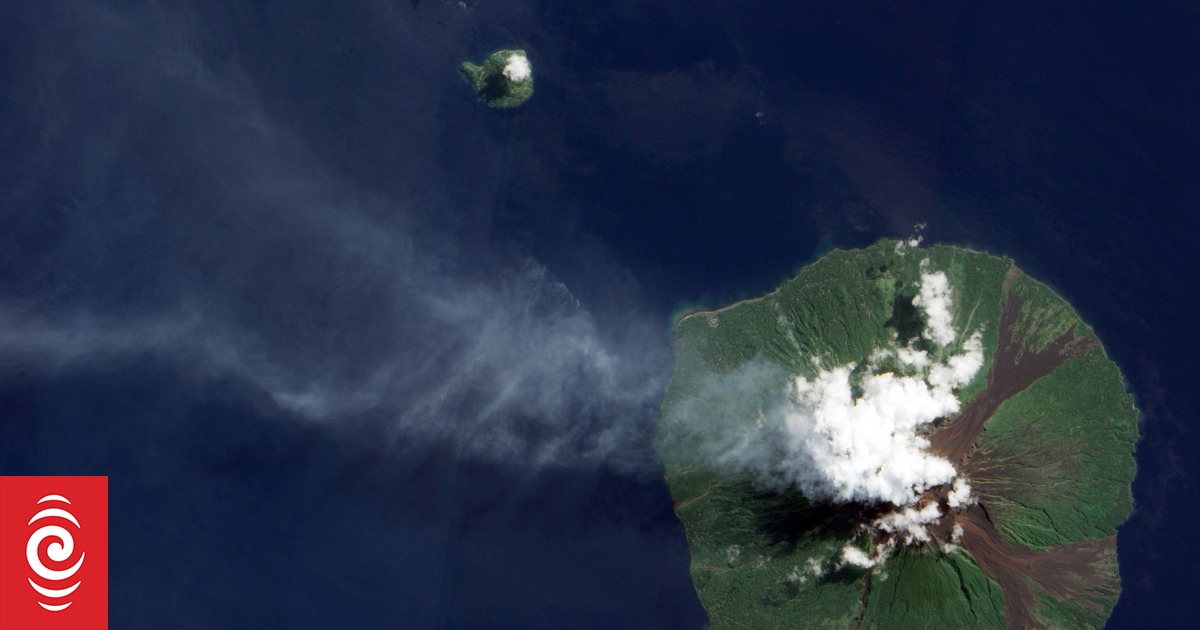 Children falling sick, no help for PNG volcano victims | RNZ News