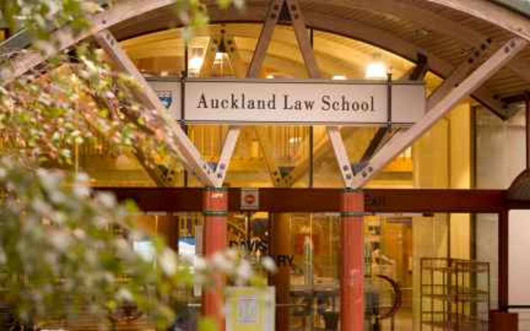Unease at proposal to change Auckland's law school | RNZ