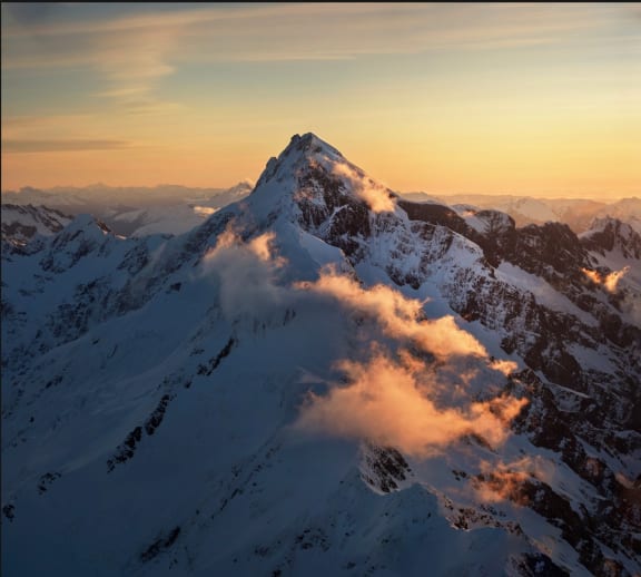 Away from the front-line - doctors as artists | RNZ