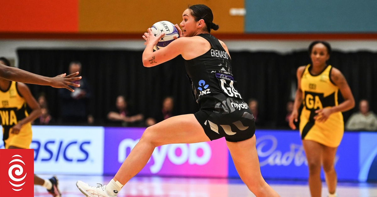 Extended Silver Ferns squad named to take on Australia | RNZ News