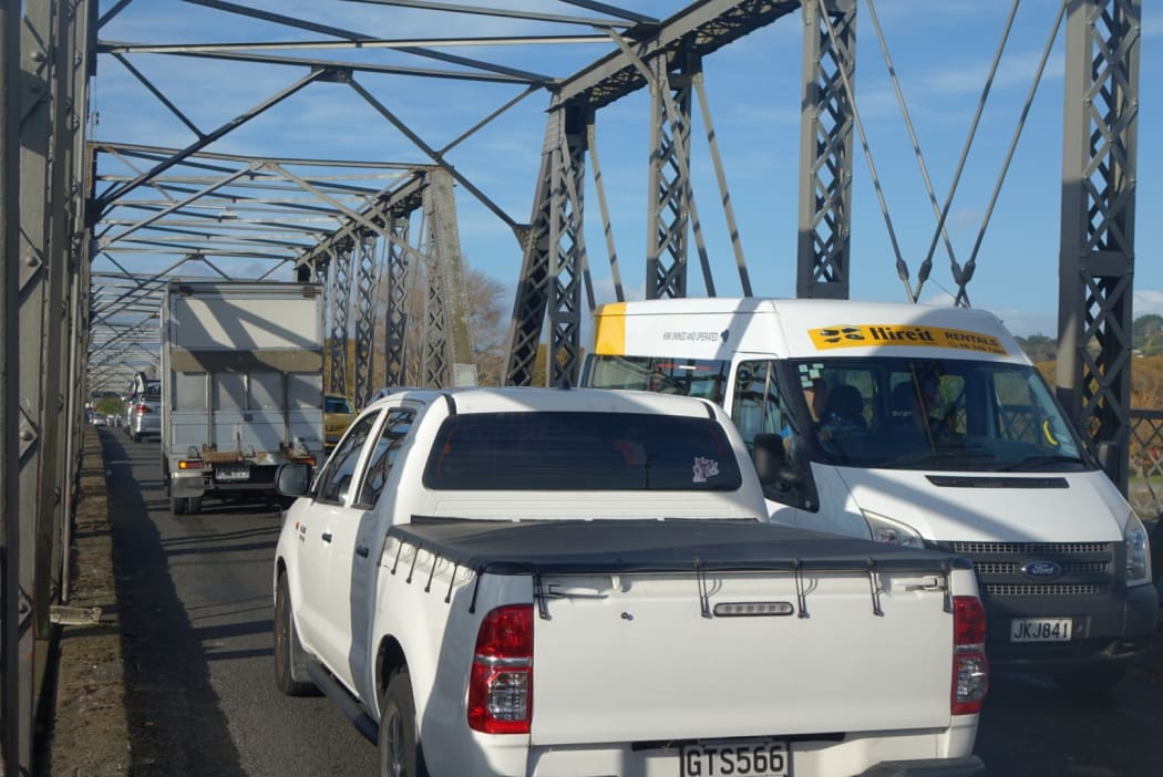 107-year-old Whanganui bridge 'very beautiful' but causing traffic ...
