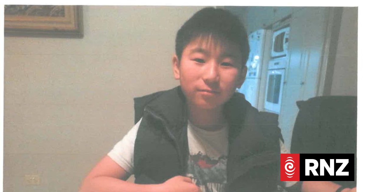 Police find items related to search for boy | RNZ