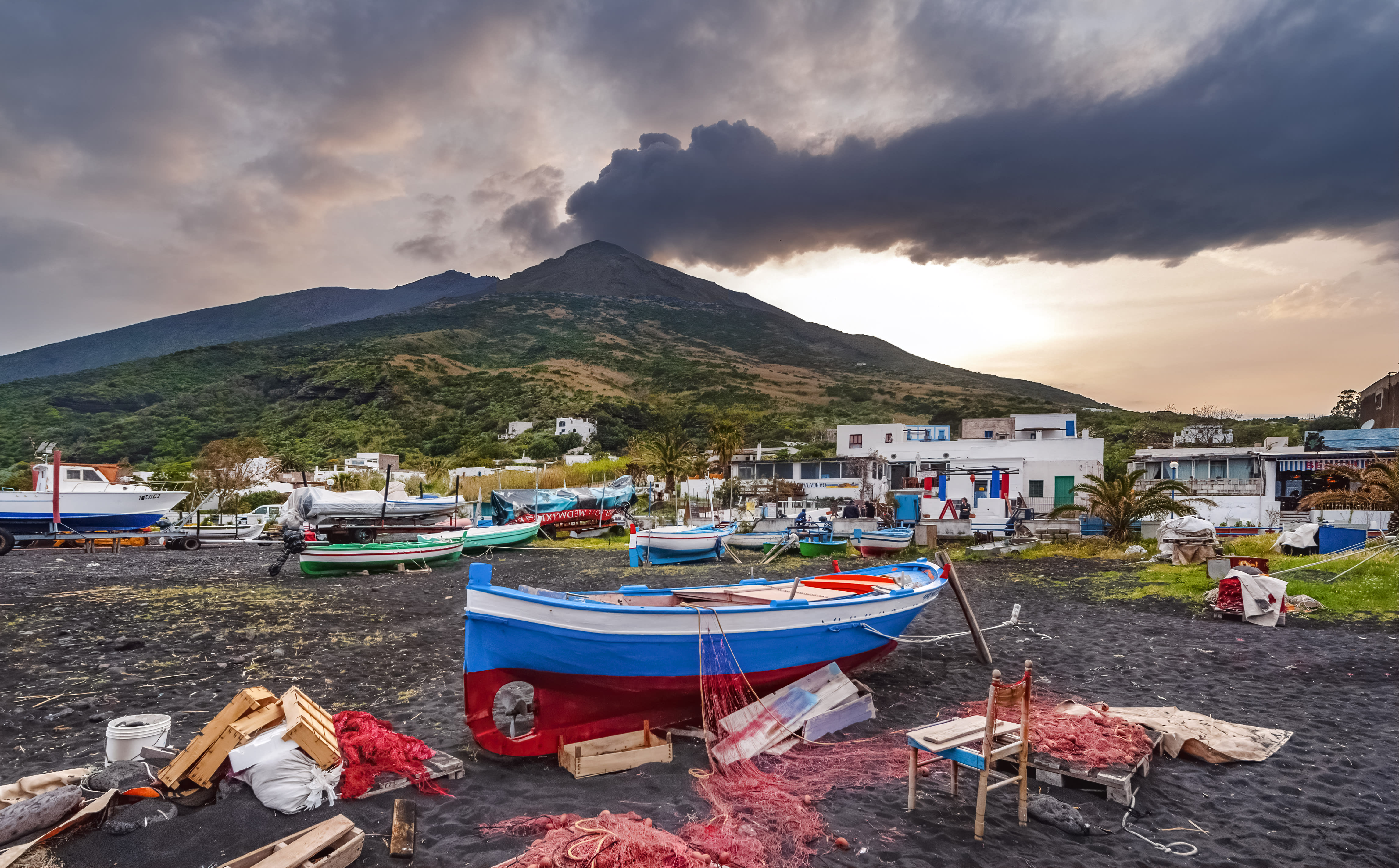 Grant Sheehan looks back on over 50 years of travel | RNZ