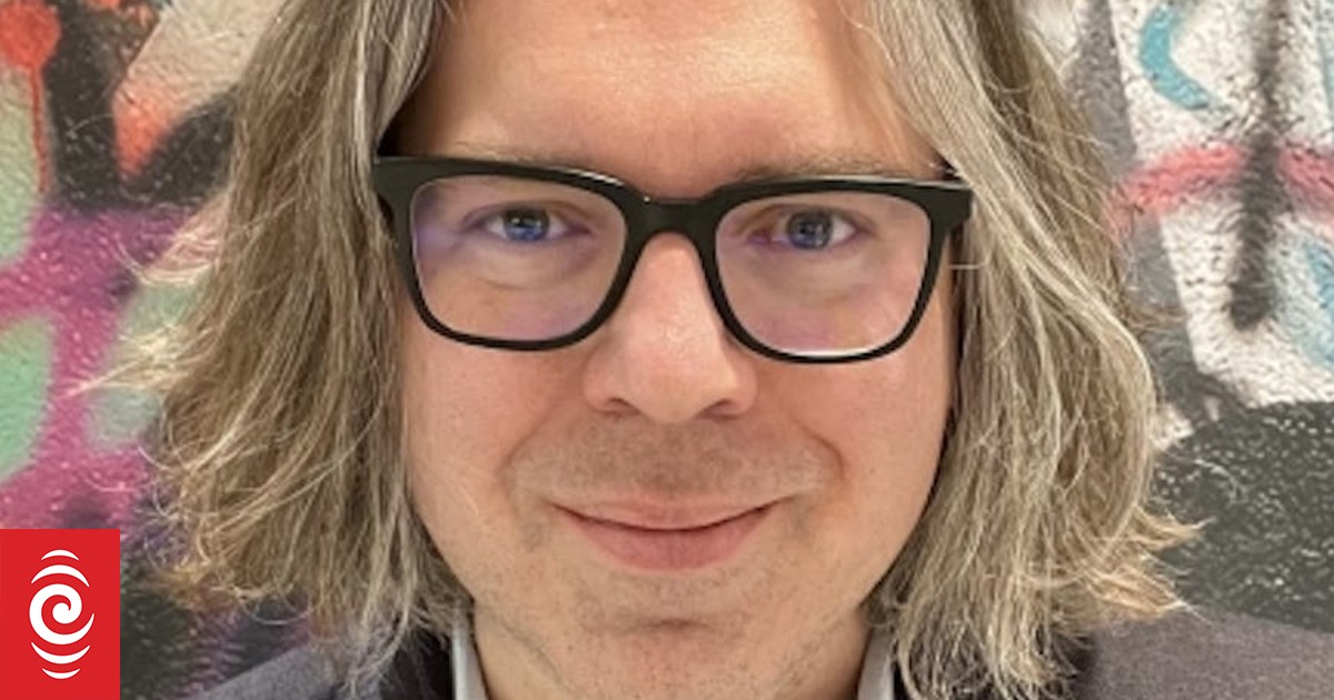 Money and relationships with Dr Scott Rick | RNZ