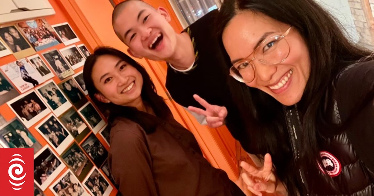 How did American comedian Ali Wong end up at Sam Low's house for dinner ...