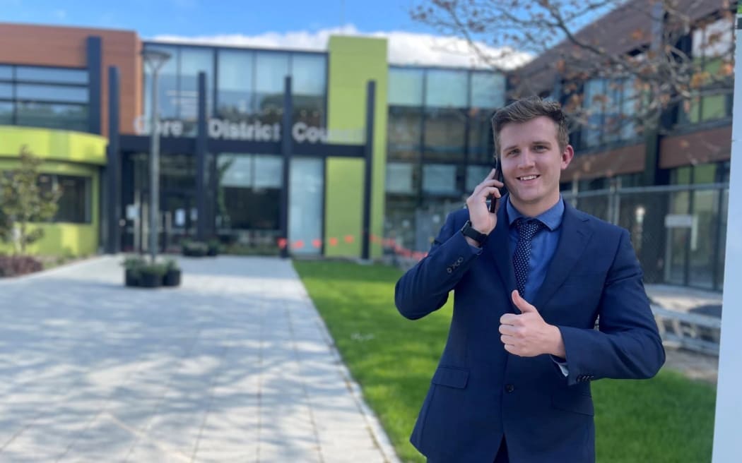 Vote of no confidence in Gore Mayor Ben Bell fails to get support | RNZ ...