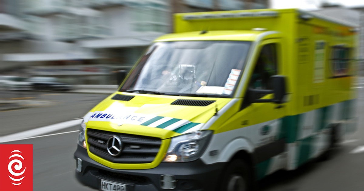 Fatal crash closes part of Coastal Highway west of Nelson | RNZ News Fatal crash closes part of Coastal Highway west of Nelson | RNZ News
