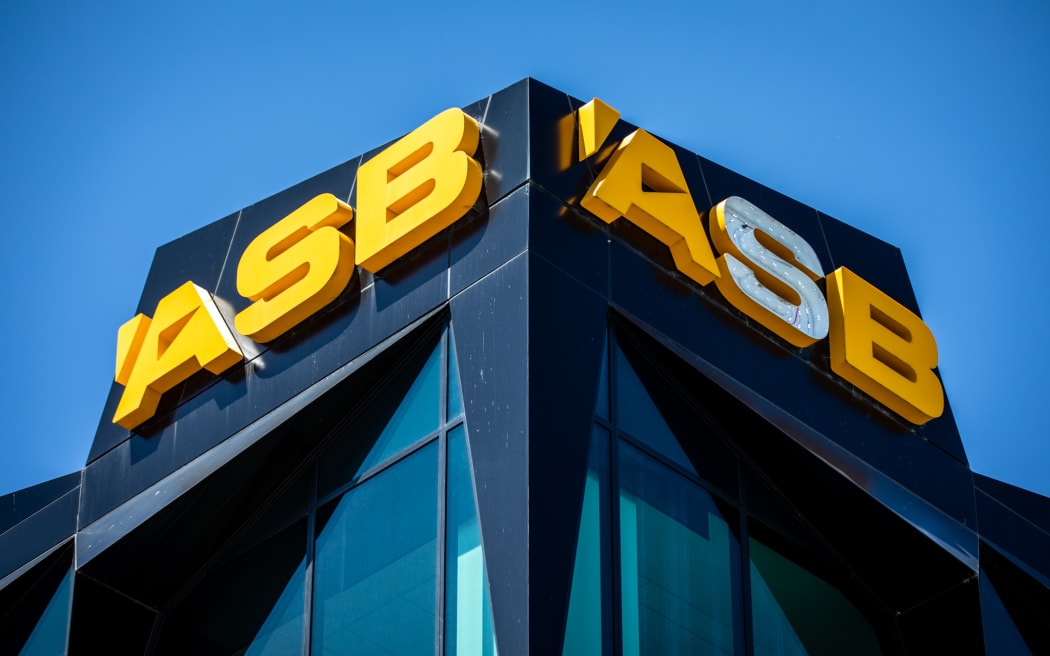 ASB defends profit, warns of 'big tech' takeover of banking | RNZ News