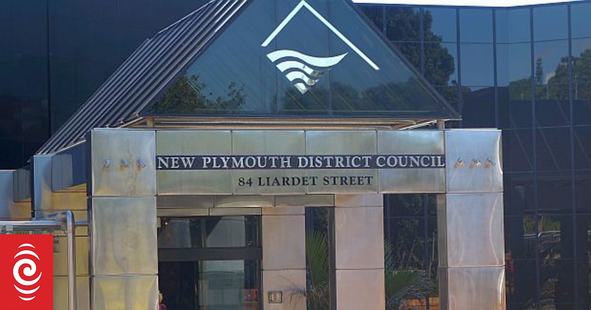 Council cleared to sell Aust dairy company | RNZ News