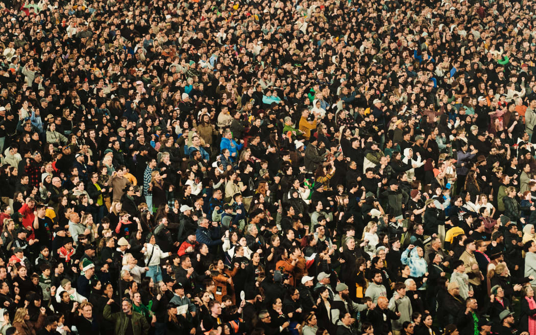 In pictures: Thousands smash world's largest haka record | RNZ News