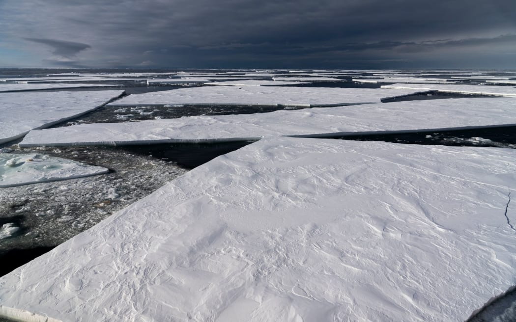Signs found of worryingly fast Antarctic ice melt - New Zealand ...