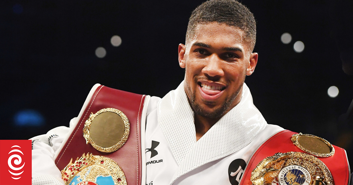 Boxing's Battle of Britain sequel promises more destruction | RNZ News